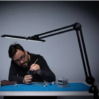 LED Task Lamp for Professional Use - Lumi by Daylight