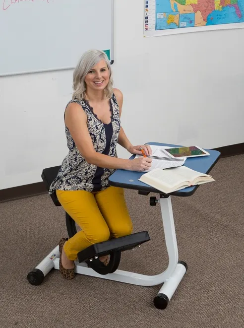 Kinesthetic Classroom Ergo Spin Desk by KidsFit