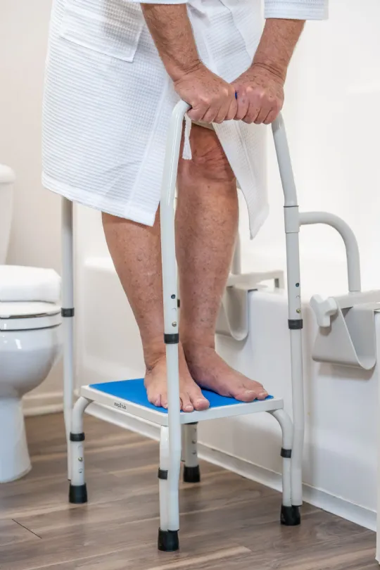 Step 2 Tub Bathtub Safety Step with Rail